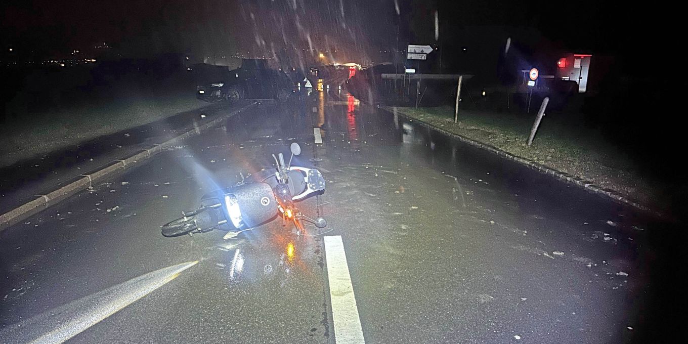 Reichenburg SZ: Rollerfahrerin bei Kollision erheblich verletzt | Nau.ch