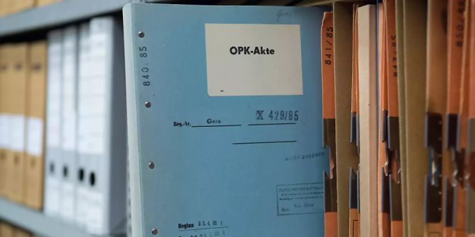 Aufarbeitung: Einstige Stasi-Mitarbeit interessiert Kinder und Enkel ...