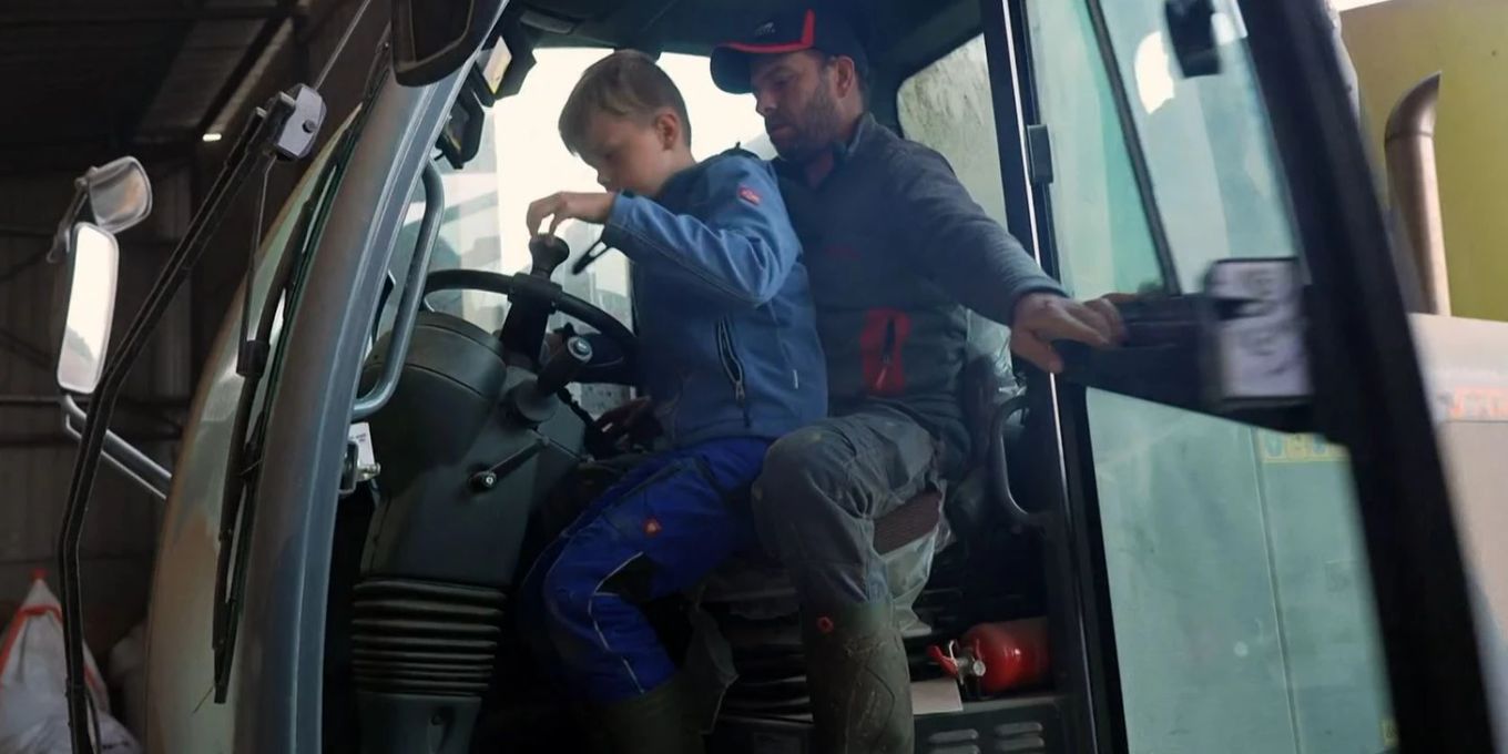 SRF: Auswanderer-Bub (10) fährt 11-Tonnen-Maschine | Nau.ch