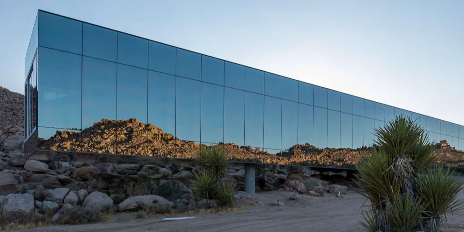 Invisible House Joshua Tree: Eine futuristische Oase in der Wüste | Nau ...