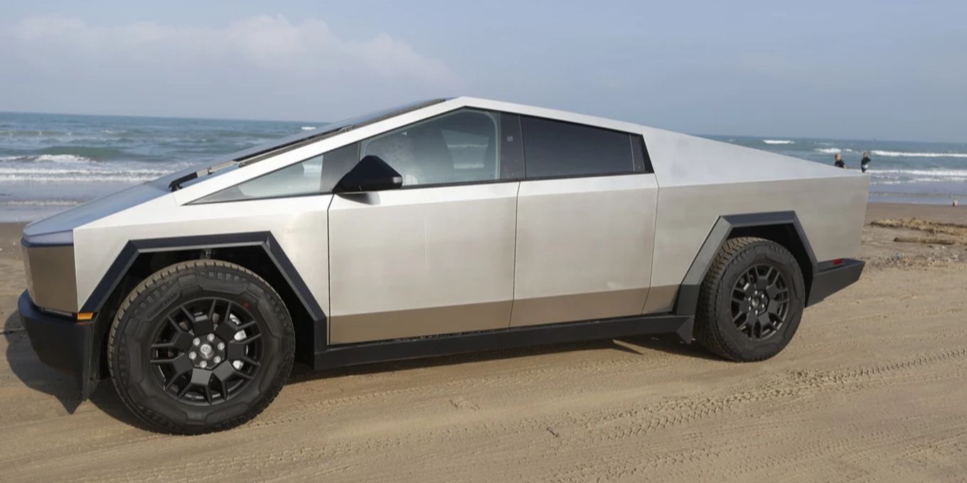 Tesla Cybertruck von Mercedes G-Klasse bei Unfall halbiert | Nau.ch