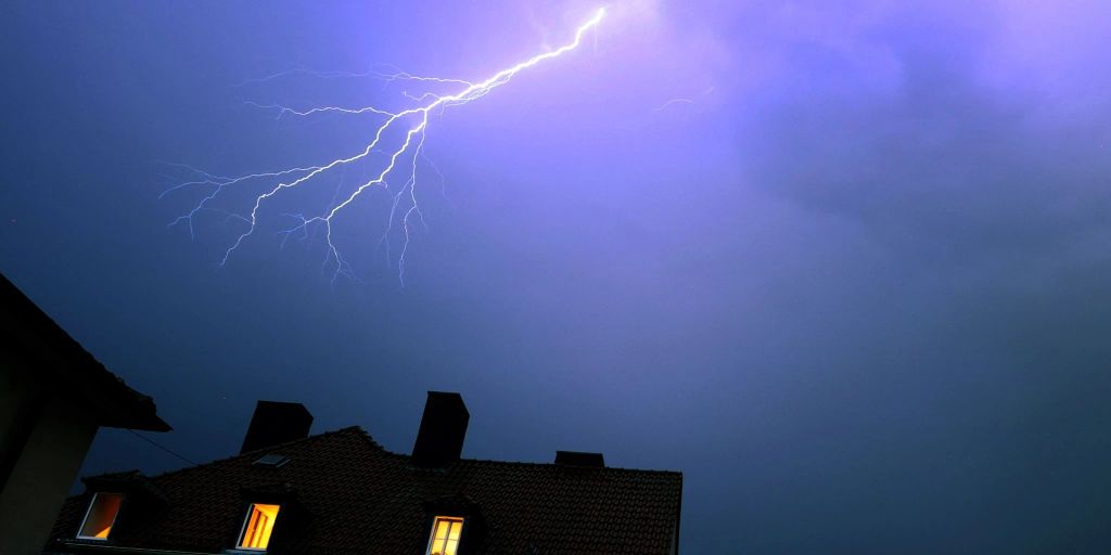 Blitz-Experte: «Wenns donnert, sofort ins Auto rennen»
