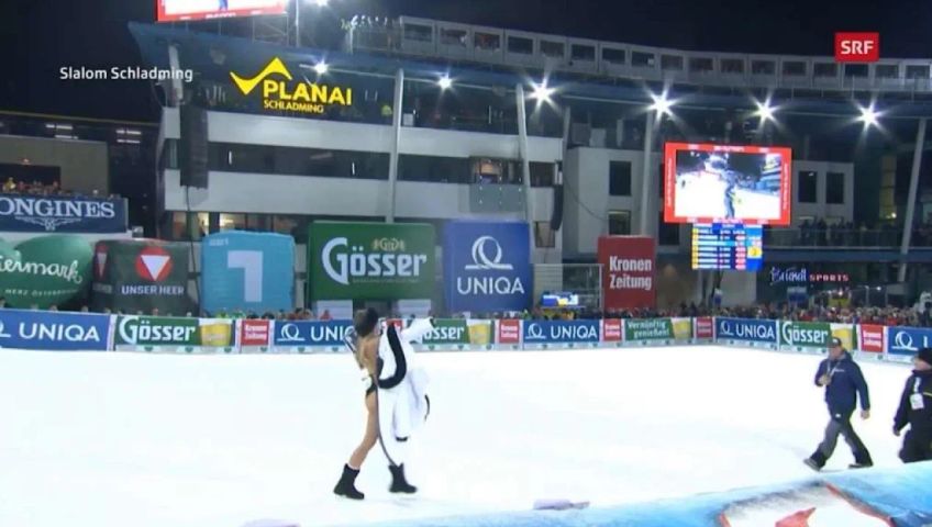 Flitzerin stiehlt bei Schladming-Slalom allen die Show