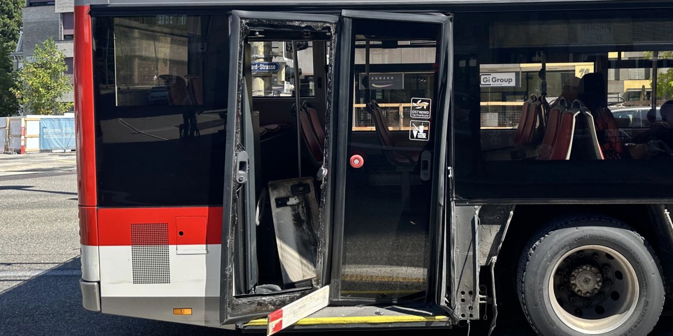 St. Gallen: Bus kollidiert mit Baustellenbeschränkung | Nau.ch