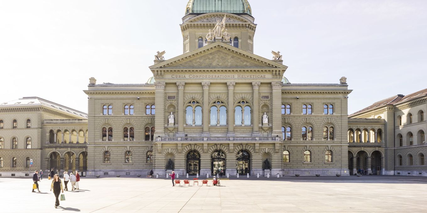 Bern: Gespaltene Platten auf dem Bundesplatz! | Nau.ch