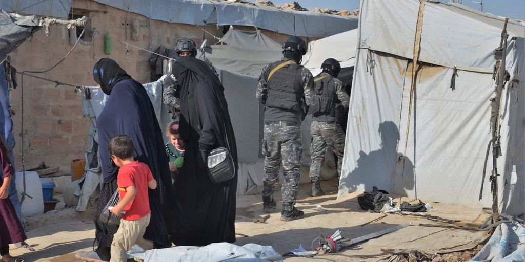 Kurden nehmen in Flüchtlingslager dutzende IS-Angehörige fest