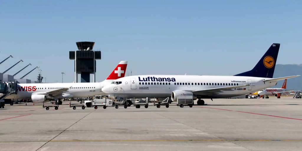 Flugzeug der Lufthansa muss wegen Rauch im Cockpit in Genf notlanden Flugzeug der Lufthansa muss wegen Rauch im Cockpit in Genf notlanden