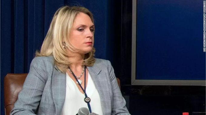 Trump feuert Kelly Sadler nach abfälliger Bemerkung über McCain