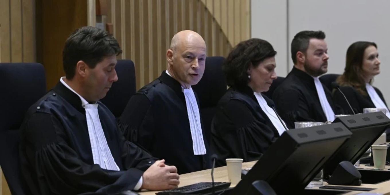 Lebenslange Haft für drei Angeklagte in Prozess um MH17-Abschuss in ...