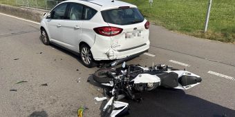 Rapperswil-Jona SG: Motorradfahrer (16) bei Kollision verletzt | Nau.ch