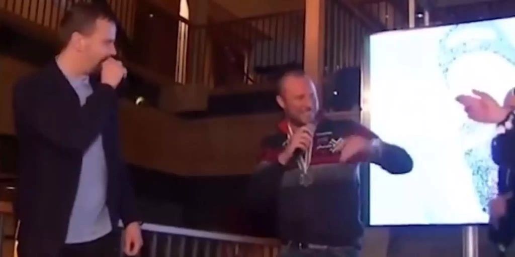 Startet Aksel Lund Svindal hier seine Karriere als Rapper?