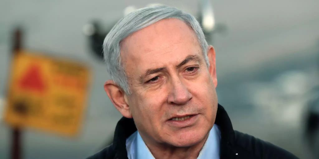 Benjamin Netanjahu kann trotz Anklage Regierungschef bleiben