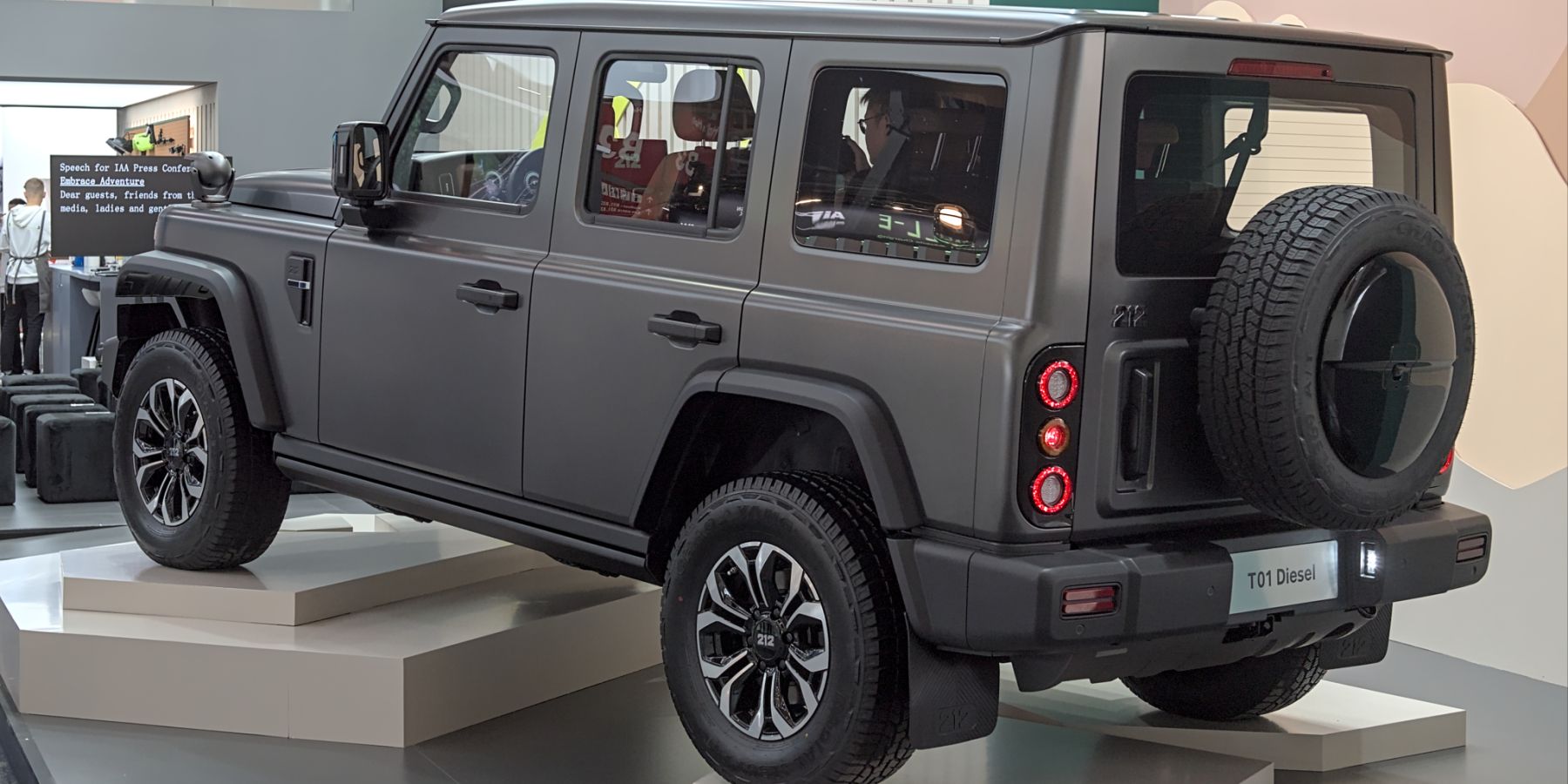 Die Renaissance einer Offroad-Legende: Der Beijing BJ212 | Nau Automobile