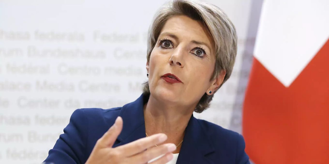 Rechtsprofessor Markus Schefer kritisiert Karin Keller-Sutter scharf ...