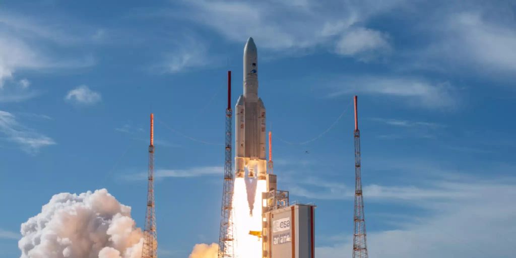 Ariane-5-Rakete startet erstmals seit Corona-Lockdown wieder ins All