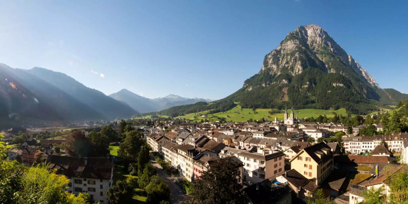 Die Gemeinde Glarus eröffnet den ersten Generationenplatz in Netstal ...