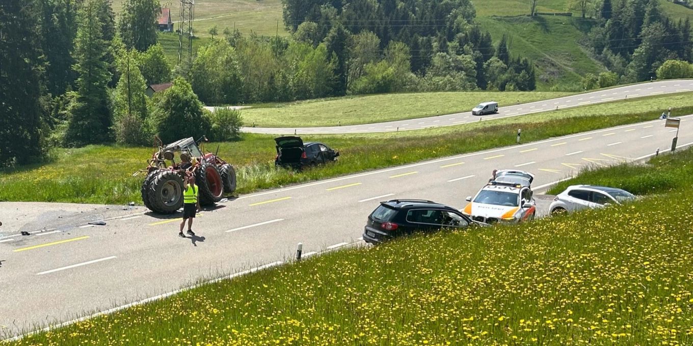 Kollision in Trogen AR: Hinterrad von Traktor bei Unfall abgerissen ...