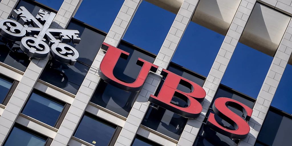 UBS hinterfragt Credit-Suisse-Spartenverkauf an Apollo