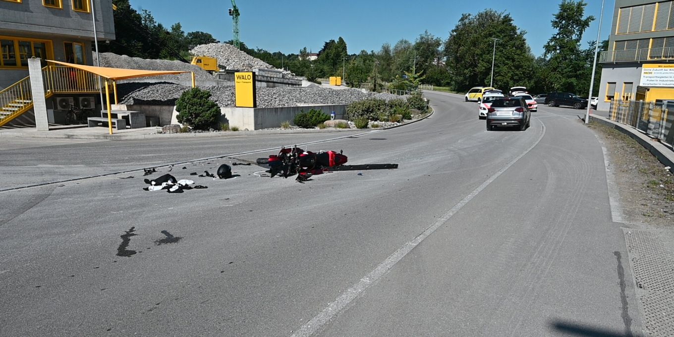 Goldach SG: Motorradfahrer (19) bei Kollision unbestimmt verletzt | Nau.ch