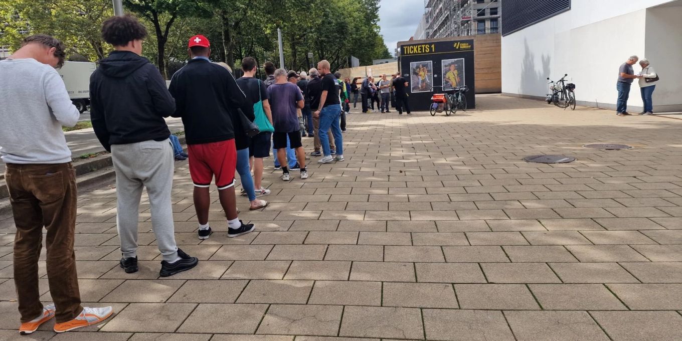 YB: Fans stehen für papierige Champions-League-Tickets Schlange | Nau.ch