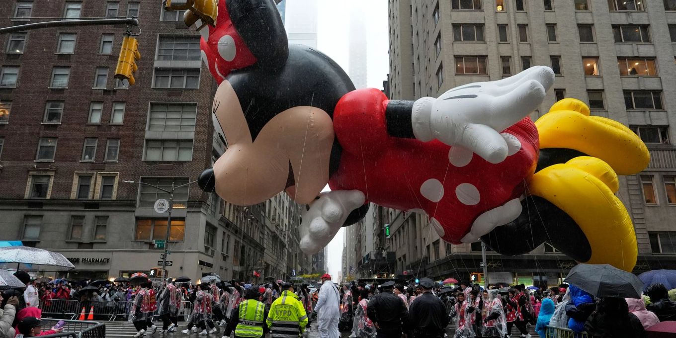 Pitschnasse Thanksgiving-Parade schwebt durch New York | Nau.ch