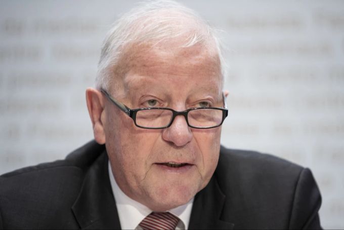 Bericht sieht keine gewollten Verfehlungen bei Impfstoffkauf | Nau.ch