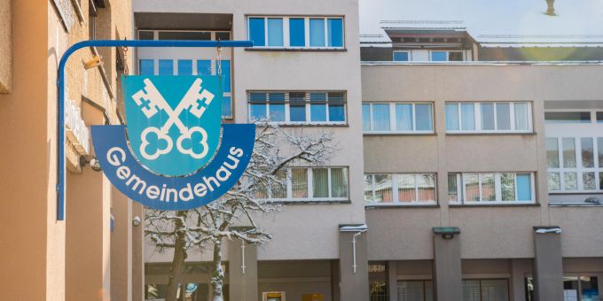 Das Badi Juch in Zumikon rüstet auf LED-Beleuchtung um | Nau.ch Das Badi Juch in Zumikon rüstet auf LED-Beleuchtung um | Nau.ch