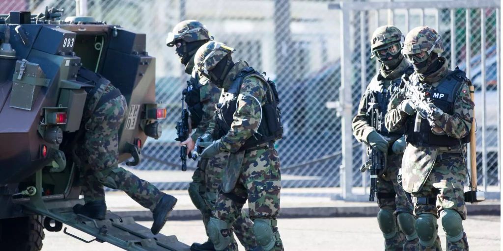 Russische Offiziere überprüfen Schweizer Militärpolizei