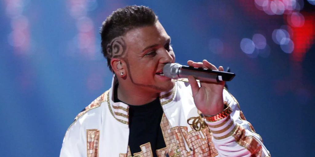 Menowin Fröhlich zeigt sich mit allen fünf Kindern