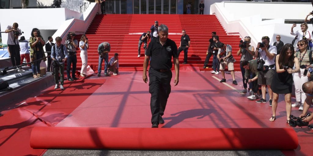 Roter Teppich in Cannes ausgerollt