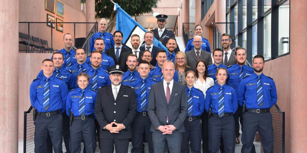 Zug ZG: 26 neue Polizeimitarbeitende in Pflicht genommen