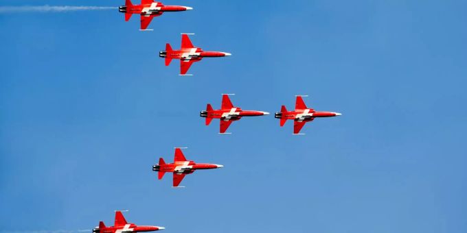 Patrouille Suisse fliegt 2020 noch zweimal über die Region | Nau.ch