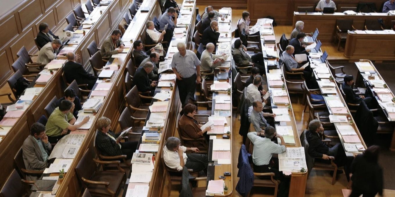 Sieben neue Mitglieder im bernischen Grossen Rat vereidigt | Nau.ch