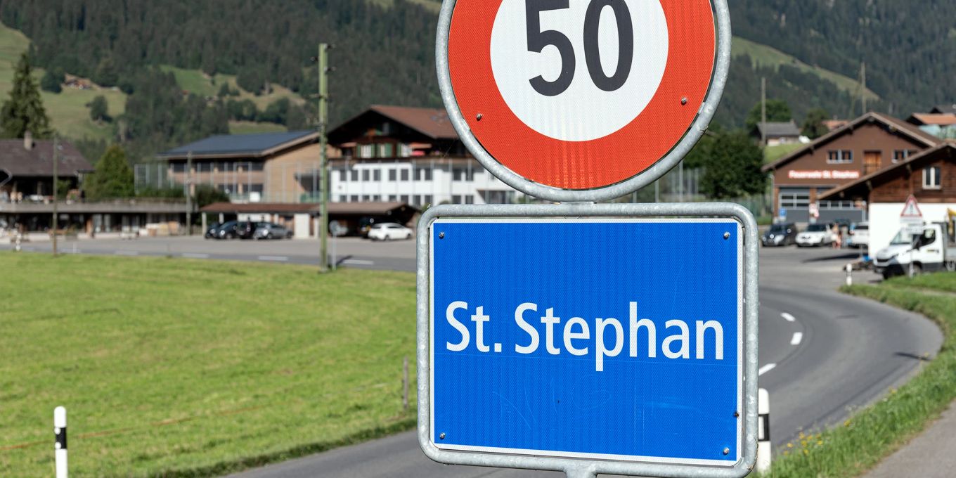 St. Stephan: Räumung und Parkverbot Parkplatz Bahnhof | Nau.ch