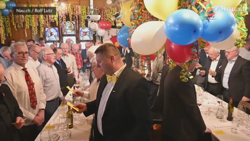 «Eis-Zwei-Geissebei»: Rapperswiler Tradition zieht wieder Massen an