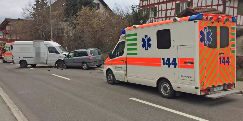 Sieben Verletzte nach Frontalkollision