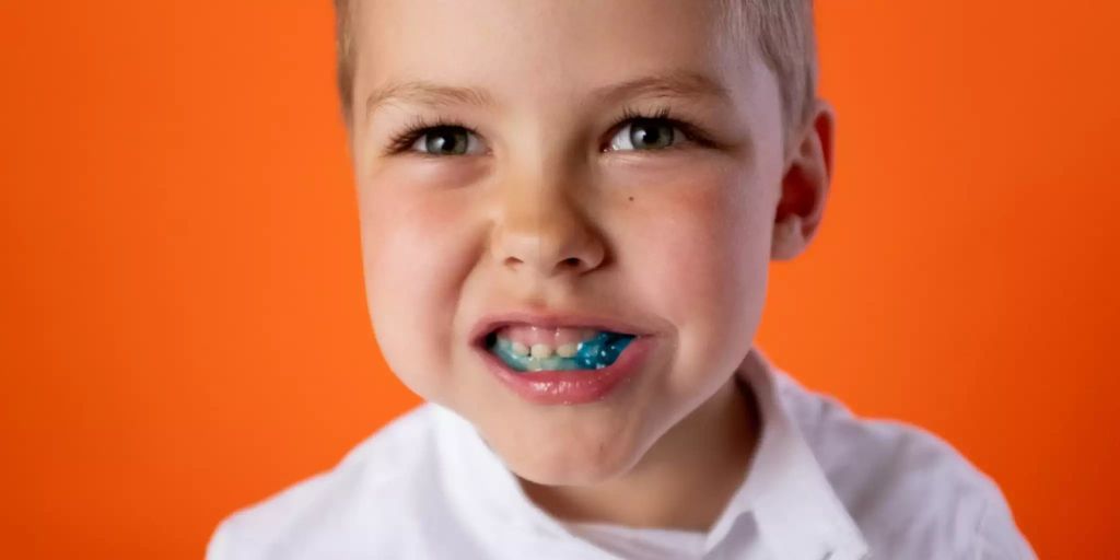 Zu viel Fluorid wirkt bei Kindern schädlich