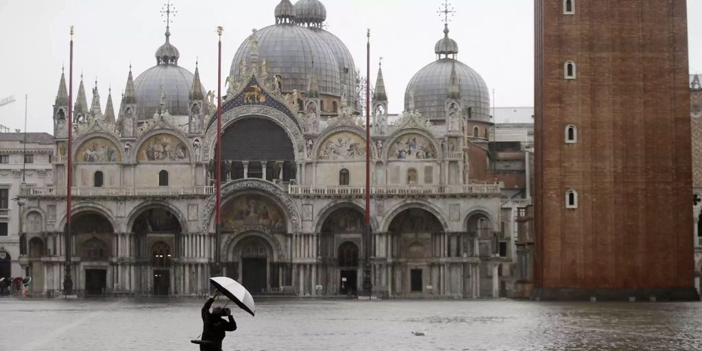 Venedig: Mobiler Hochwasserschutz Mose erfolgreich getestet