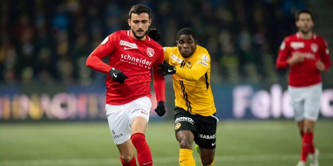 YB und FCB Fans übertrumpfen einander mit Choreos