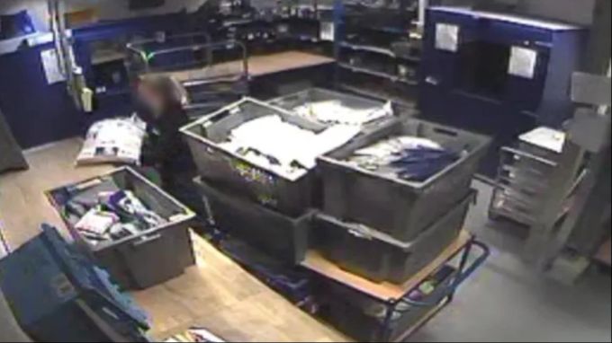 Hier schiebt Diebin 8,2 Millionen Euro aus Geldtransport-Firma | Nau.ch