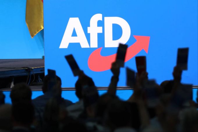 Nike verbietet «AfD» Schriftzug auf personalisierten Sneakern | Nau.ch