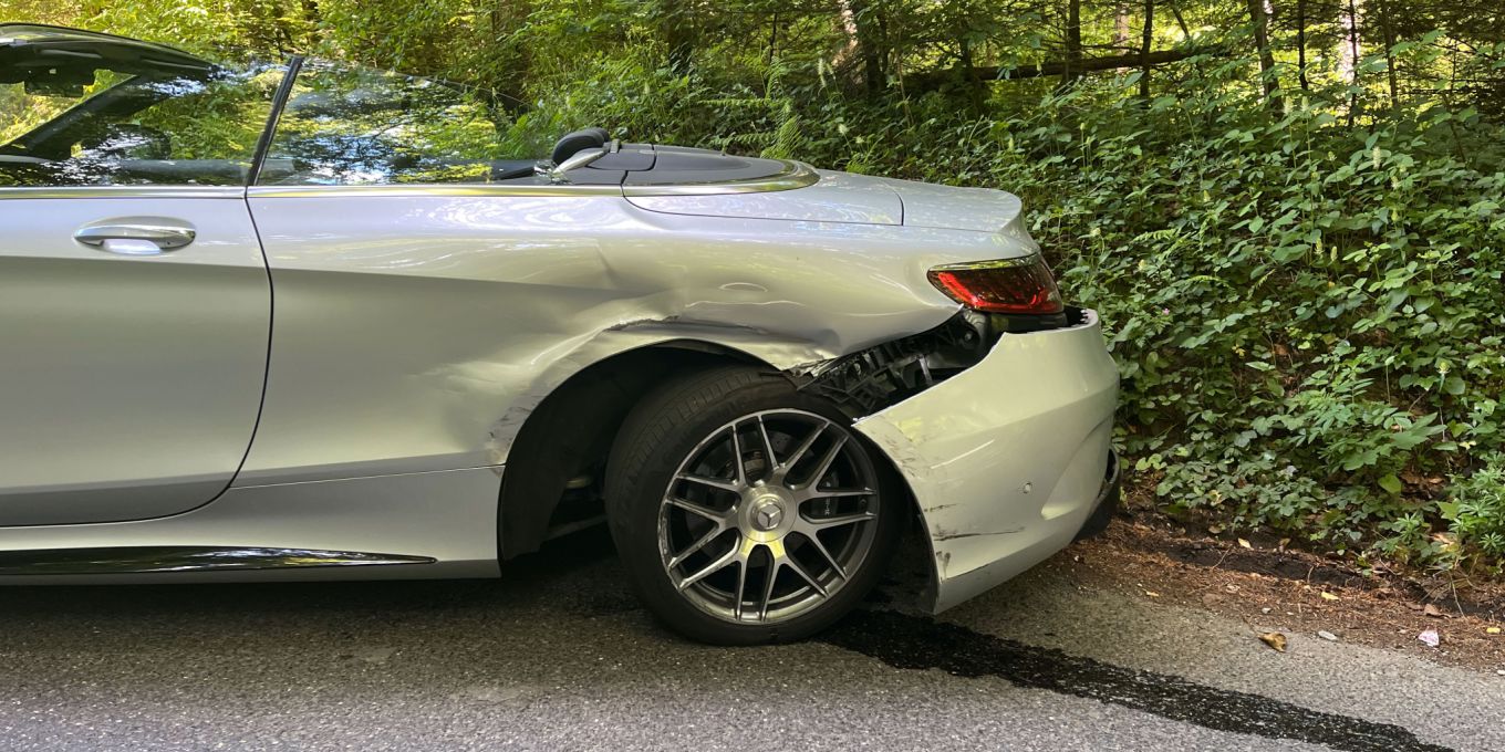 Seon AG: Autofahrer ignoriert Haltezeichen – und landet in Böschung ...