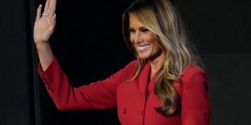 Melania und Donald Trump: Peinliche Kuss-Panne! | Nau.ch