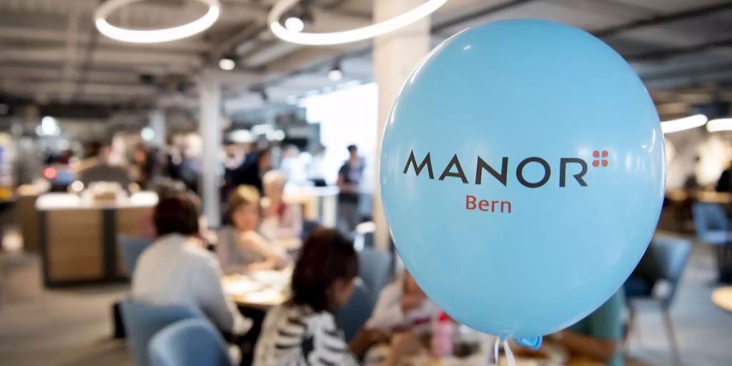 Manor darf sein neues Logo nach einem Gerichtsentscheid behalten