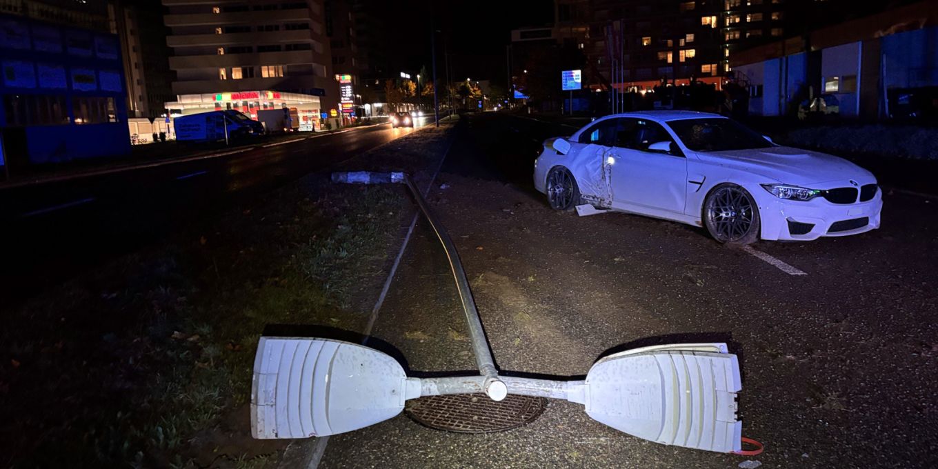 Spreitenbach AG: Neulenker (19) prallt mit BMW gegen Strassenlampe | Nau.ch