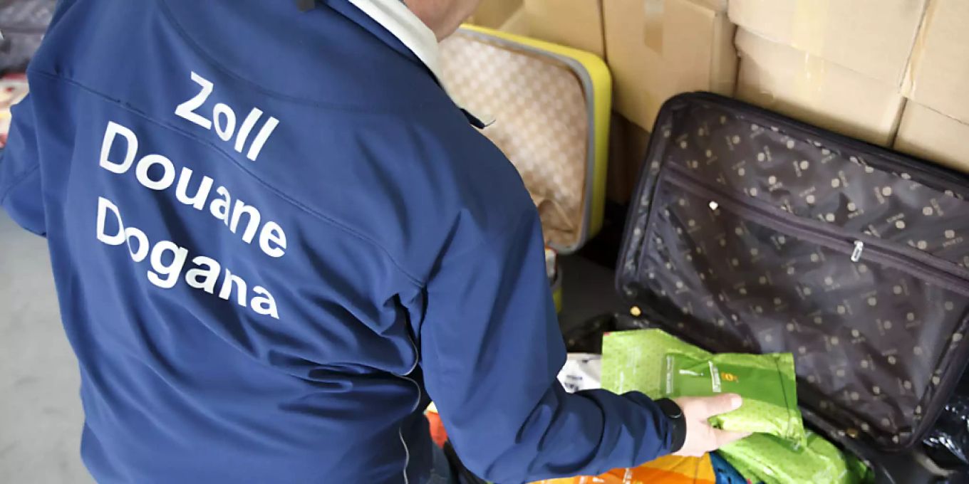 Zöllner findet im Gepäck eines Angolaners getrocknete Fledermäuse | Nau.ch