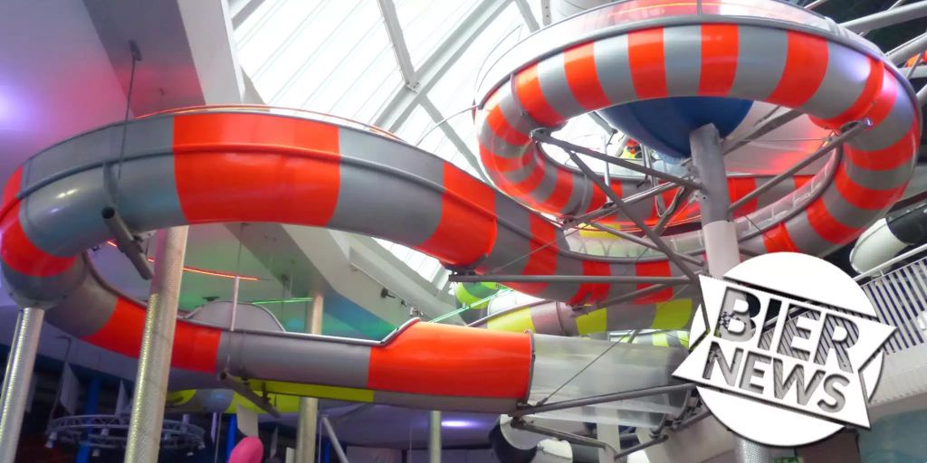 Deutsche bleibt in Looping-Rutsche stecken – und wird vergessen