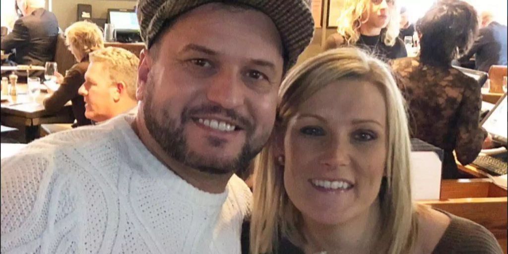 Britischem Paar fällt in New York Verlobungsring in Gully