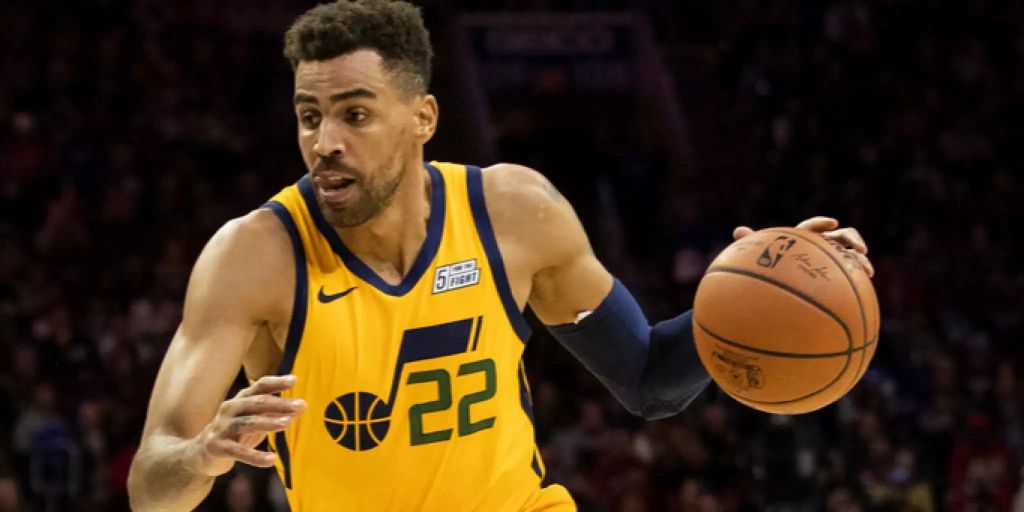 Thabo Sefolosha gewinnt Schweizer NBA Duell gegen Clint Capela