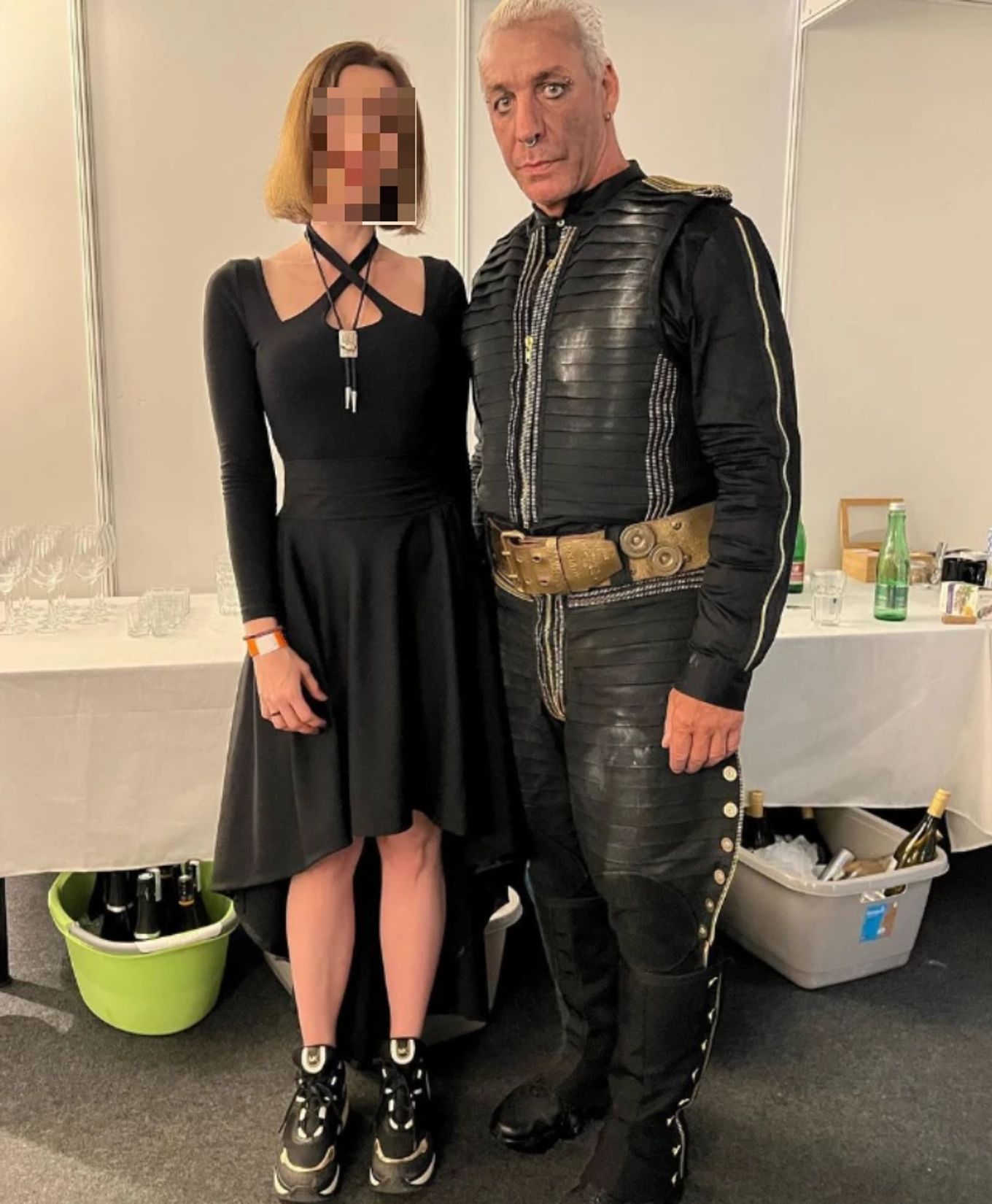 Rekrutiert diese Frau Groupies für Rammstein-Sänger Till Lindemann? | Nau.ch